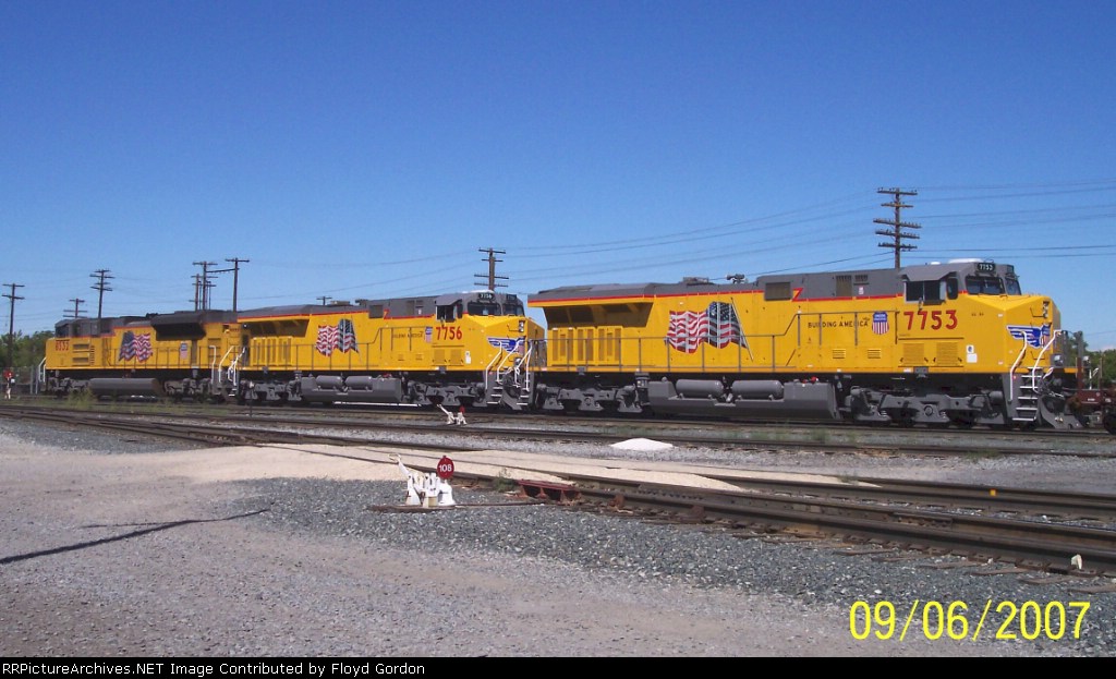 UP new EMD and GE units